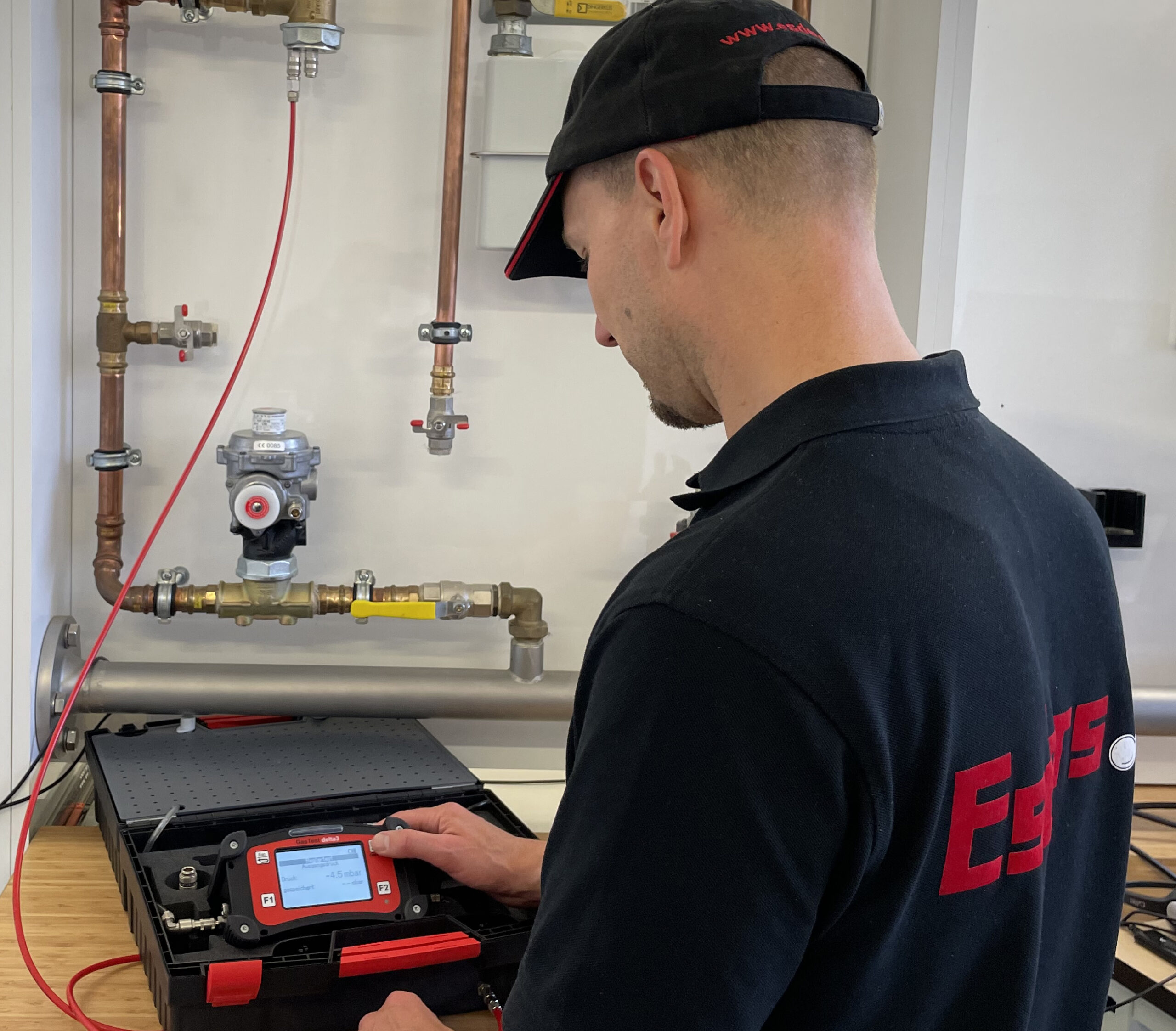 Functional test of the gas pressure regulator - Esders GmbH