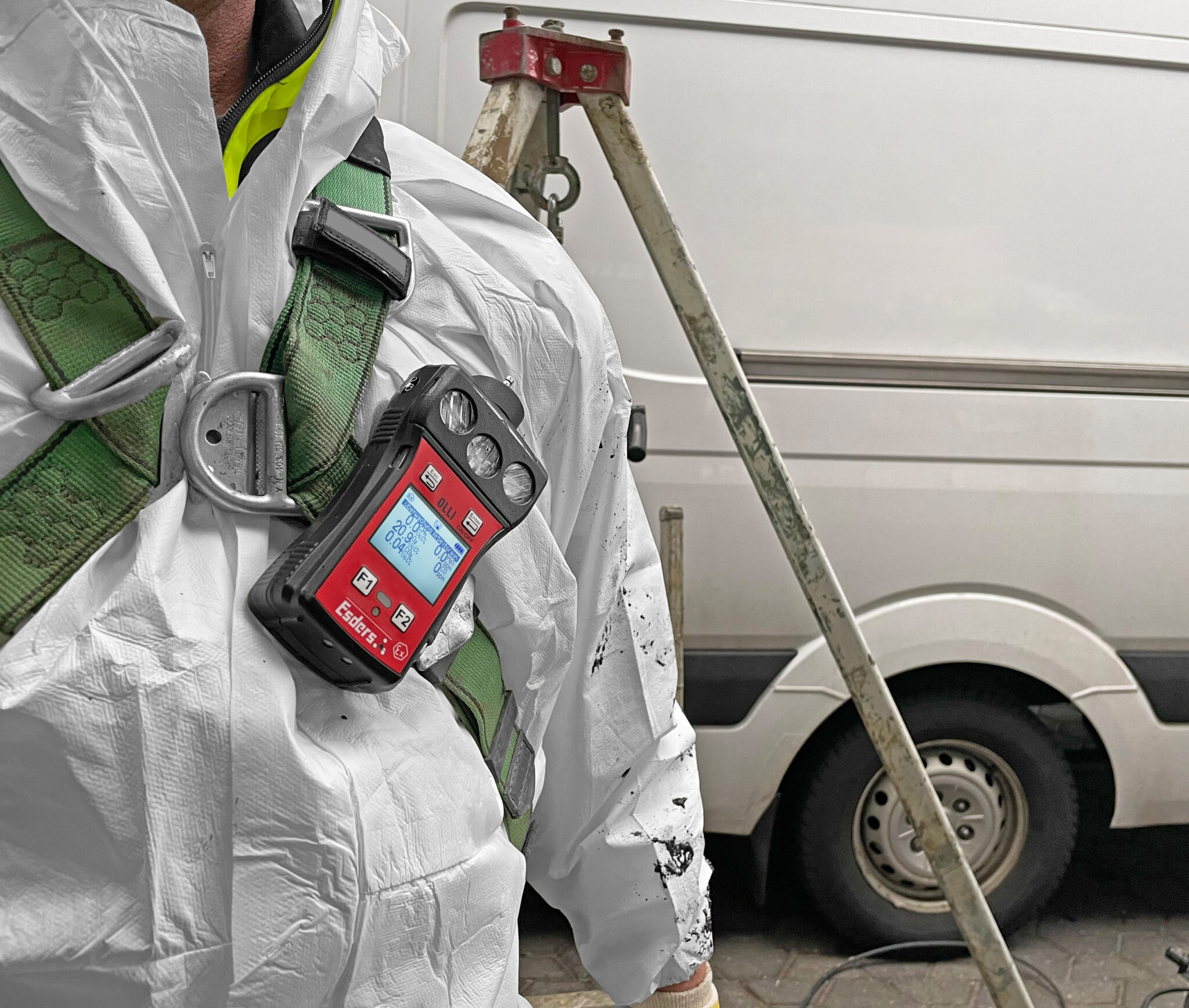 Ensuring safety in confined spaces with Esders mobile gas detectors - Esders GmbH